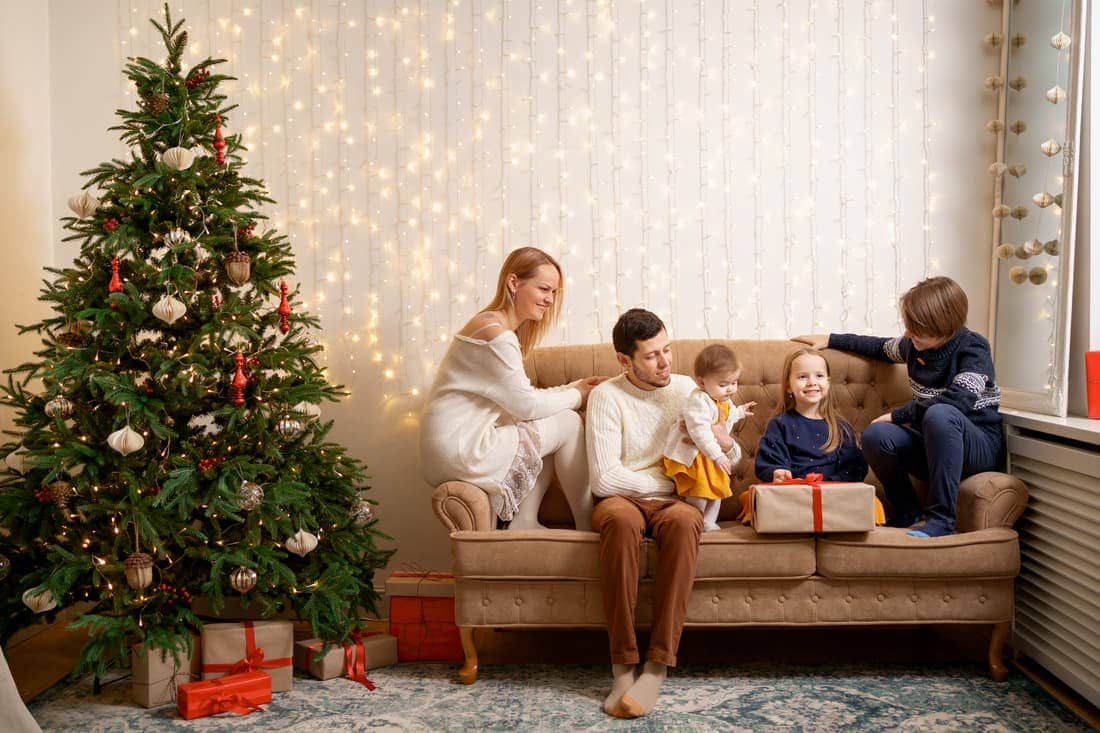 Christmas Day and Christmas Eve Traditions Around the World | US First ...